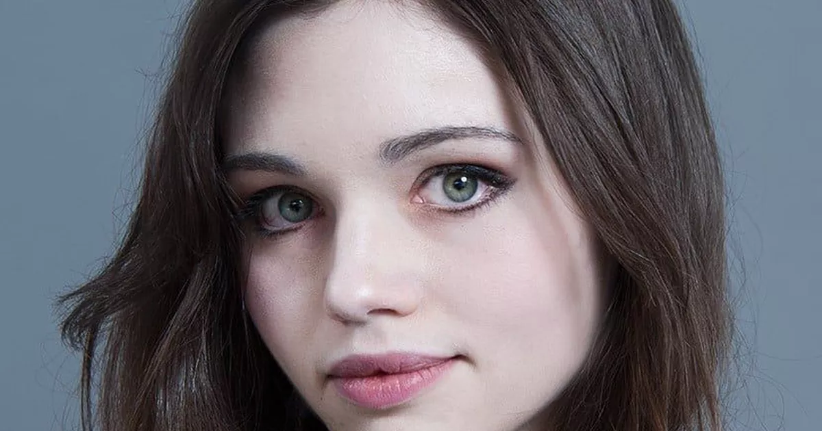英迪雅·艾斯利 (India Eisley) 的作品、曾參與的電影及個人簡介 - Enjoy Movie